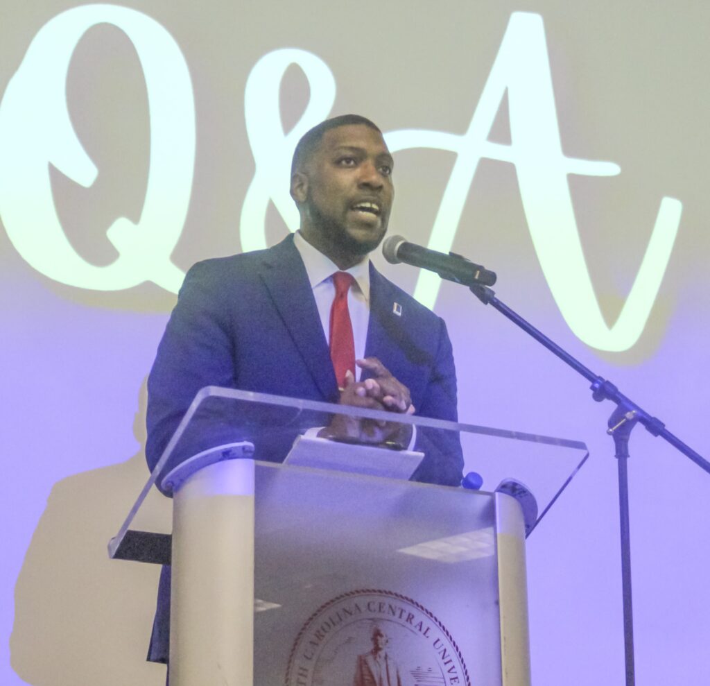 Mayor Leonardo Williams and Anjanée Bell debate at NCCU - Campus Echo ...